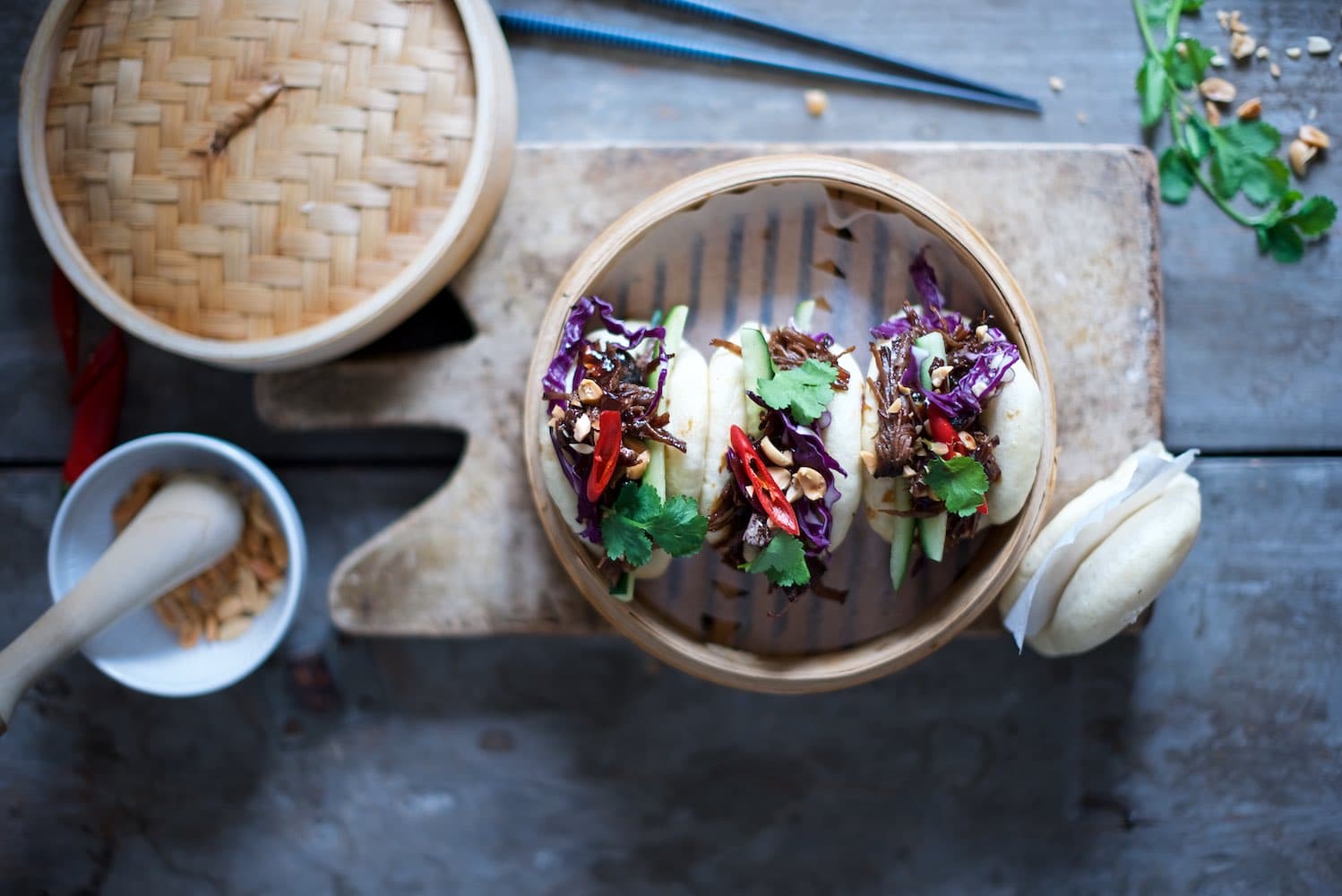 Bao ripieni di pulled pork alla salsa hoisin - Carlotta e il bassotto